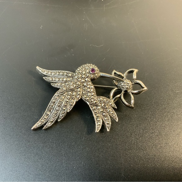 Avon | Jewelry | Vintage Avon 992 Hummingbird Signed Brooch Pin Silver ...